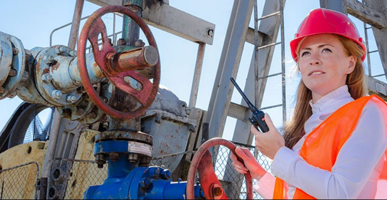 Overcoming exporting challenges in oil and gas services | EDC